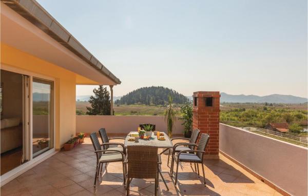 Three-bedroom Apartment In Rogotin - Duba