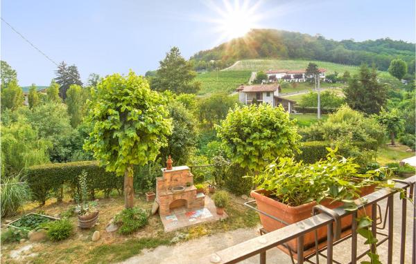 Awesome Apartment In Monforte Dalba - Bra