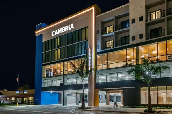 Cambria Hotel St Petersburg-madeira Beach Marina - Madeira Beach, FL