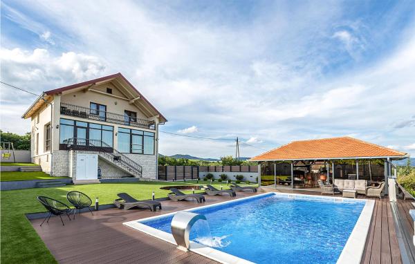 Beautiful Home In Velika - Požega