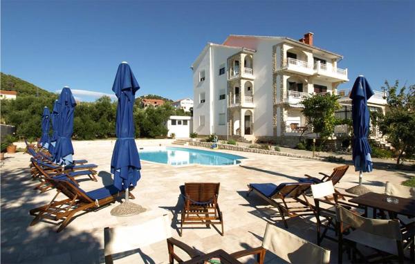 Gorgeous Apartment In Barbat Na Rabu - Rab