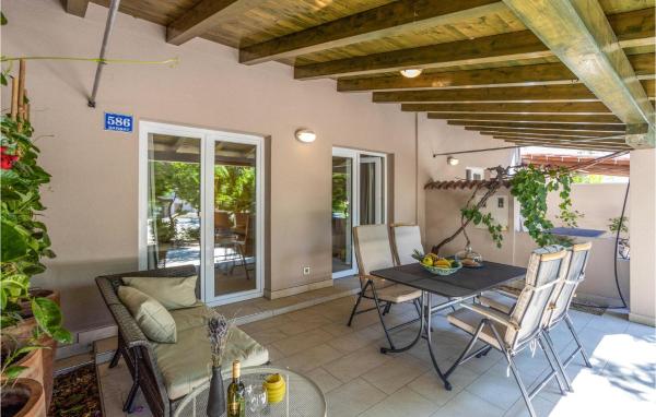 Cozy Home In Barbat With Wifi - Rab