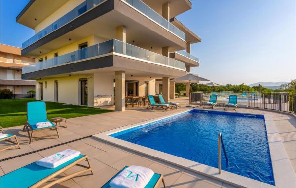 Awesome Apartment In Malinska - Njivice