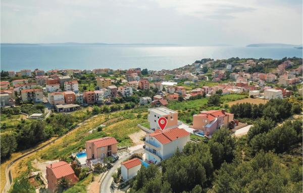 Two-bedroom Apartment In Podstrana - 斯普利特