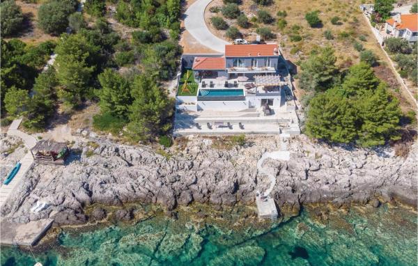 Awesome Home In Karbuni With Sauna - Vela Luka