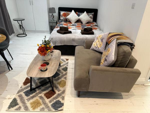 Stylish Studio Escape In West London - Twickenham