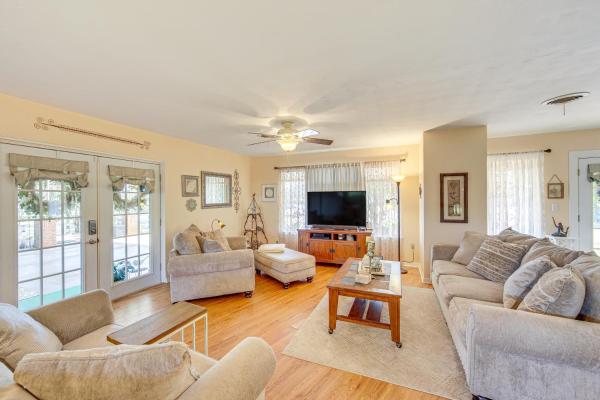 Fire Pit And Patios Peaceful Alto Getaway! - Alto, TX