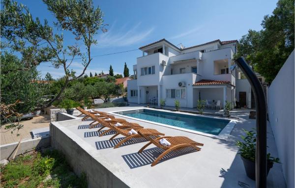 Nice Apartment In Murter With Wifi - Tisno
