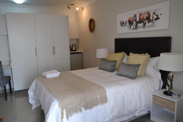 14 Woodmead Suites - Midrand