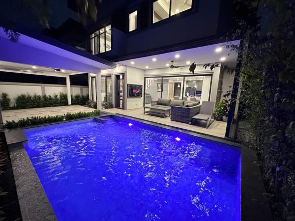 Super Luxury 3 Bedroom Private Pool Villa With Jacuzzi, Near 711, 10 Minutes To Walking Street And Pattaya Beach - Mt 7 - Pattaya