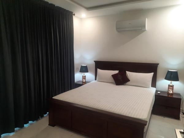 Zameen Opal Appartment # 324, 3rd Floor, Lahore - Lahore