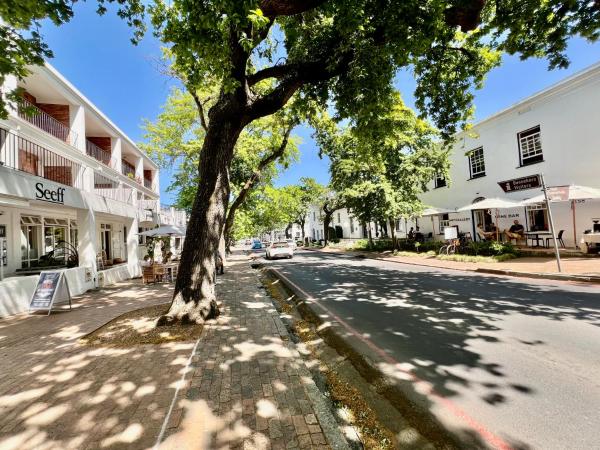 2 Bedroom Apartment On Dorp St - Prime Location - Stellenbosch