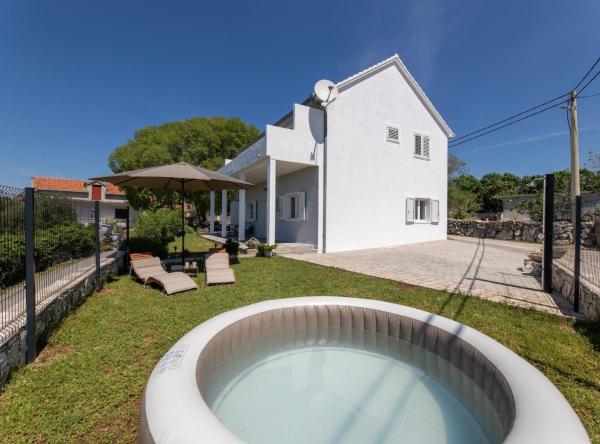 Peaceful And Cozy Holiday Home Near Imotski - Brela