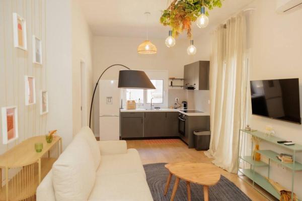Modern 2bdr Apartment In Pagrati - Atenas