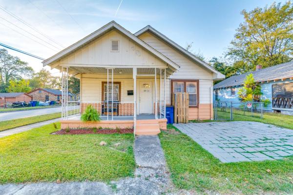 4 Mi To Dtwn Little Rock Studio With Porch - North Little Rock, AR