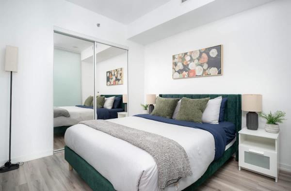 Midsize 1bd Condo In Downtown Core - Toronto
