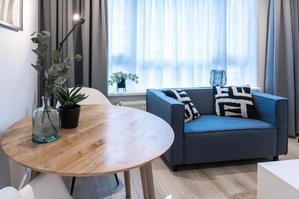 New Kitchen, Vibrant Home Close To Supermarket - Best