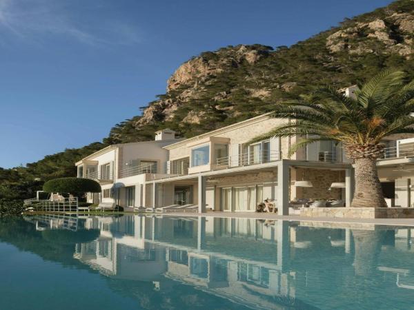 Villa In Tranquil Hillside Location - Sant Elm