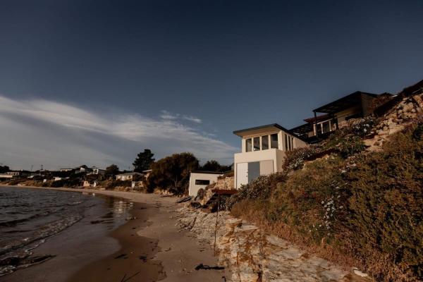 Beachfront Paradise In Opossum Bay - Hobart