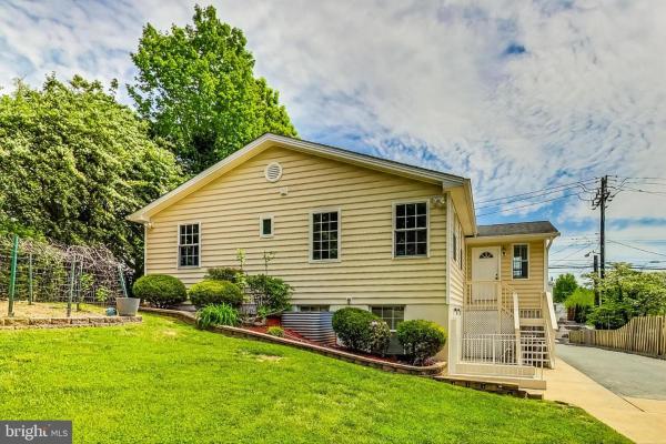 Entire 4 Bedroom Familyfriendly Basement Apartment, Metrowalk - Rockville, MD