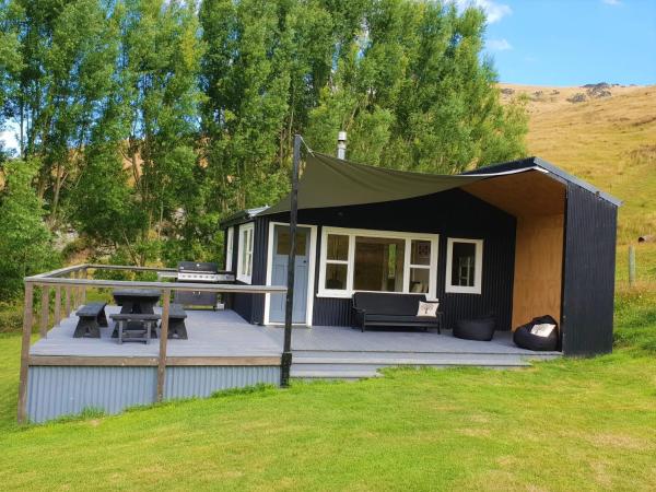 Round Hill Hut - Southland