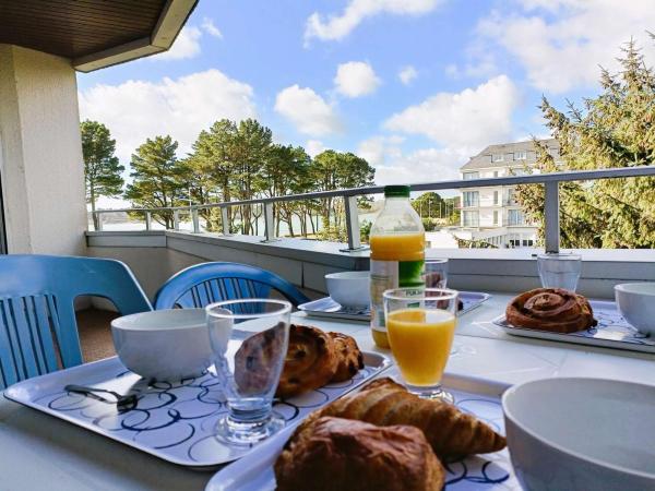 Bénodet: Appartement 3* à 50m De La Plage Avec Terrasse Et Ascenseur - Fr-1-481-157 - Bénodet