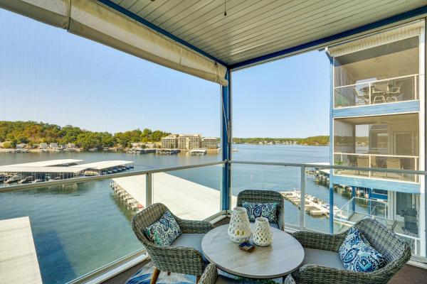 Sunshine Shack Lake Ozark Condo Pool, Lake View - United States