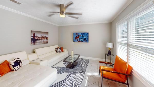 Blissful Townhouse Retreat - Hampton, GA
