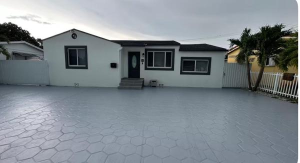 Casa Linda - Hialeah, FL