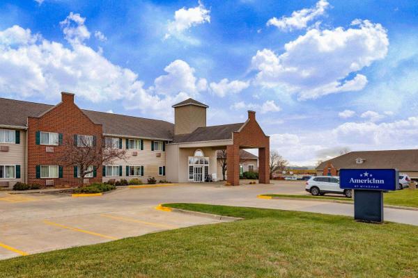 Americinn By Wyndham Pella - Knoxville, IA