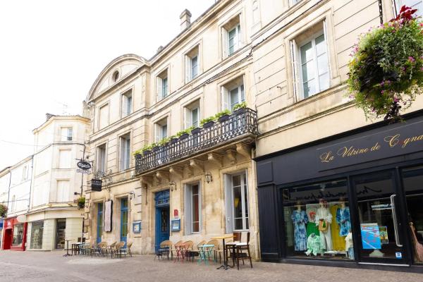 Adorable Boutique-hôtel Avec Patio En Centre-ville - Jarnac