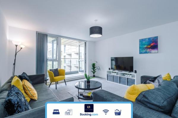 Cosy 2 Bedroom Apartment By Host A Home Short Lets & Serviced Accommodation Manchester With Free Wifi - Rochdale
