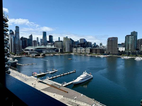 Marina Tower - Stunning Harbour & City View - Williamstown