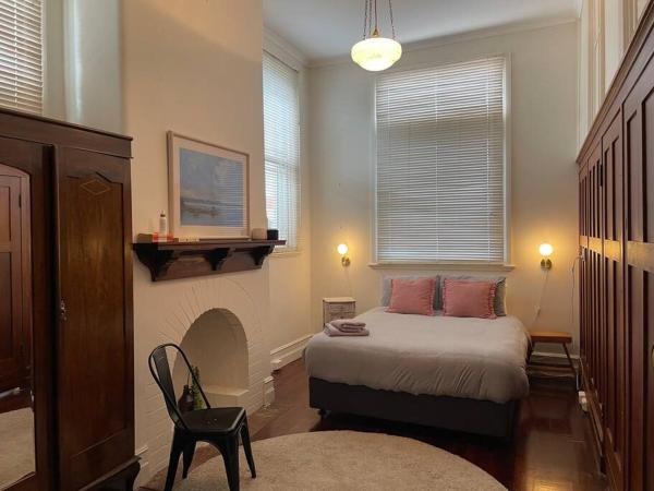 The Merredin Treasury, Art Deco Heritage 2 Bedroom Suite In Merredin Cbd - Merredin