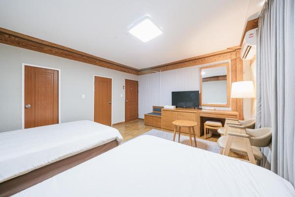 Jeju Miracle Hotel - Jeju-si