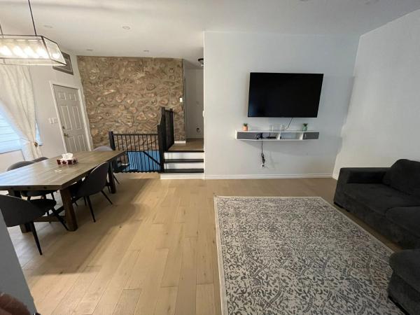 Vacation House Central Location From Anywhere In Montreal - Dorval