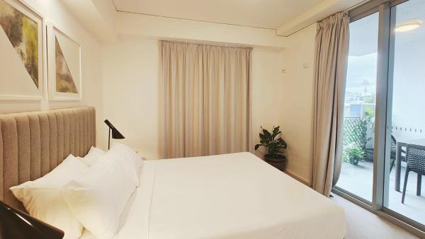 Spacious City Room - Oxley