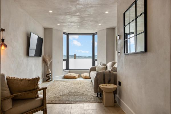 Sea View Apartment Overlooking Mumbles Bay - The Mumbles