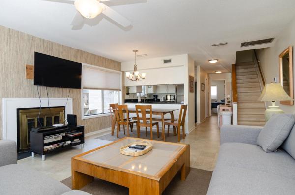 White By Bryant Real Estate - Wrightsville Beach, NC