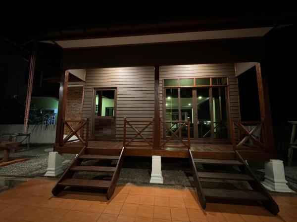 Wan's Beach Roomstay - Kuala Dungun