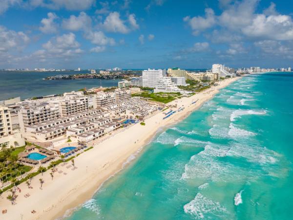 Beachfront Villa In Cancun Hotel Zone - Cancún