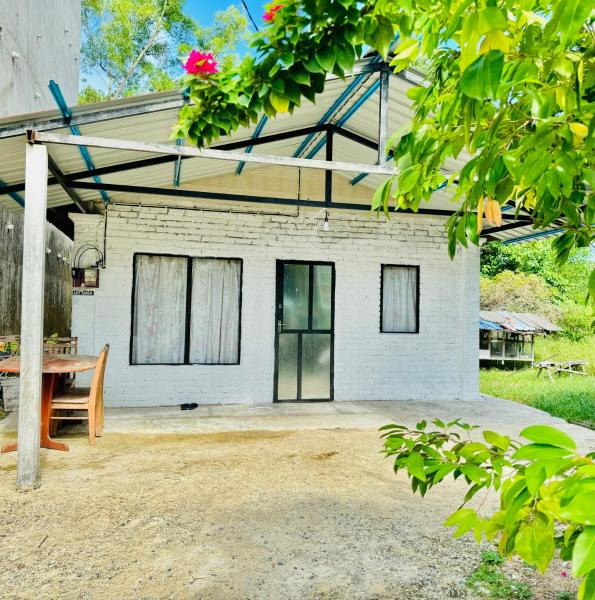 Eyka Studio Roomstay - Marang