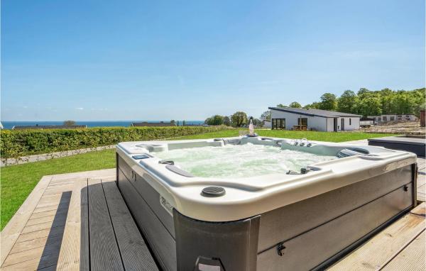 3 Bedroom Nice Home In Sjølund - Kolding