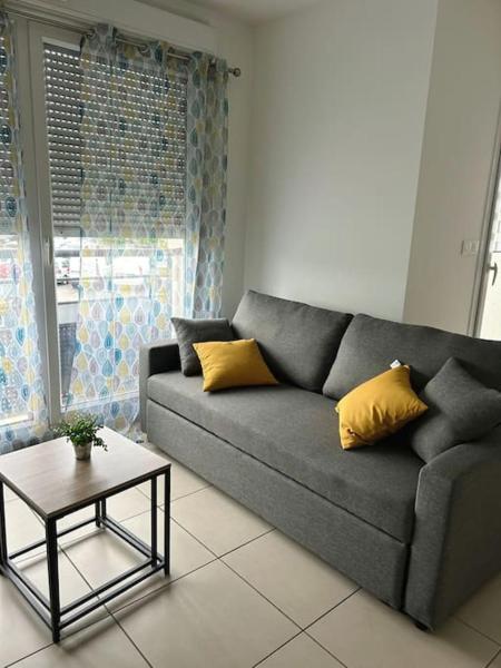 Chez Omiala Centre De Meyzieu - Miribel