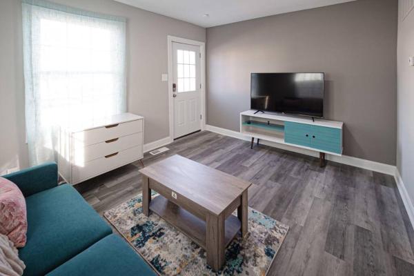 Adorable Stylish 1bed 1 Bath - 에번즈빌