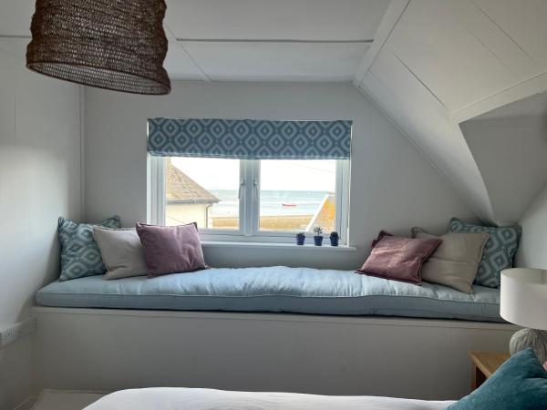 Lyme Slice - Location Location Location - Charmouth