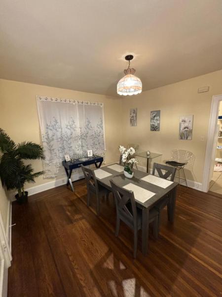 Charming 1 Br Apt 6 Miles From Downtown! - Cincinnati, OH