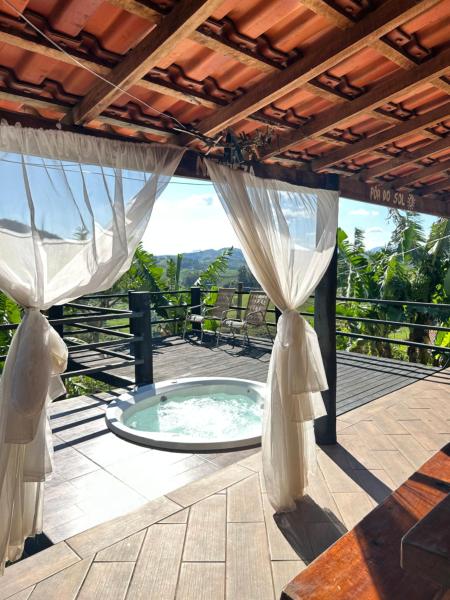 Chalé Rústico De Madeira Perto De Cachoeira - Minas Gerais