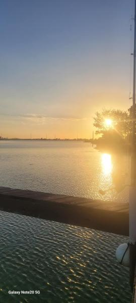 Waterfront Studio - Baytown, TX