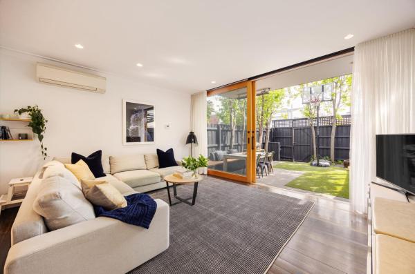 Courtside In Cremorne - St Kilda